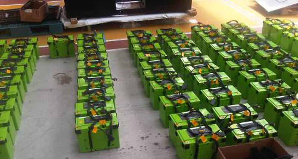 Battery train enters passenger service | News | Railway Gazette ...