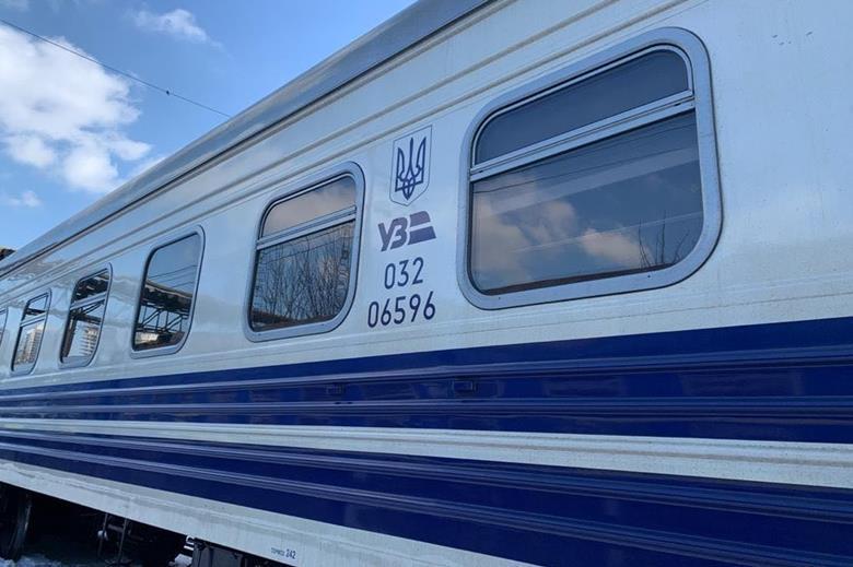 Ukrainian Railways orders replacement night train coaches | News ...