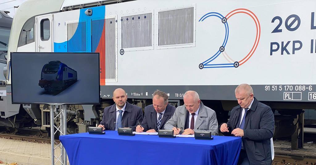 PKP Intercity orders 200 km/h multi-system locomotives | News | Railway ...