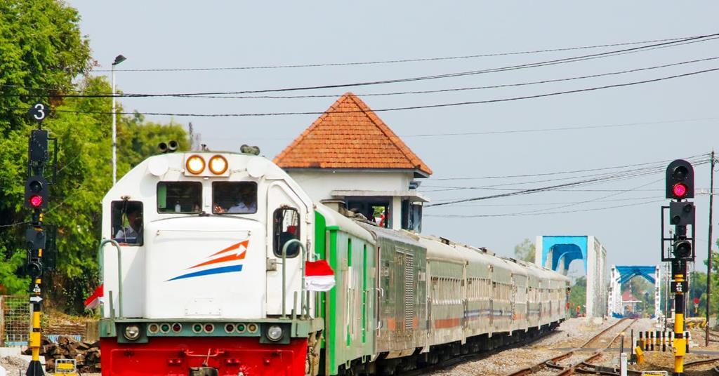 Southern Java double-tracking inaugurated | News | Railway Gazette ...