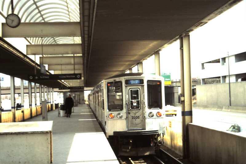 Chicago Blue Line to be upgraded | News | Railway Gazette International