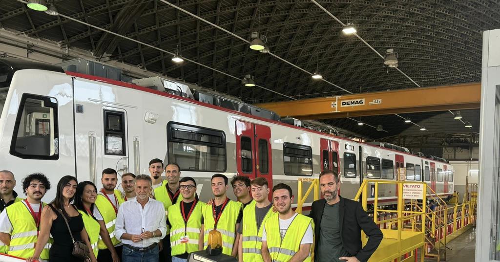 Circumvesuviana fleet modernisation gets underway | News | Railway ...