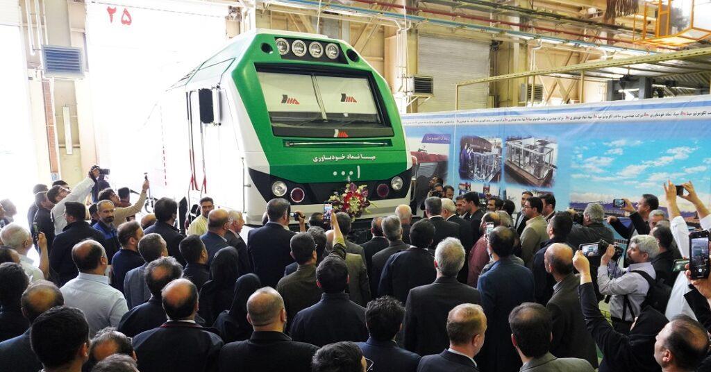 Domestically produced Iranian locomotive unveiled | News | Railway ...