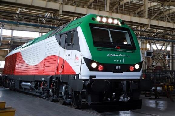 Domestically produced Iranian locomotive unveiled | News | Railway ...