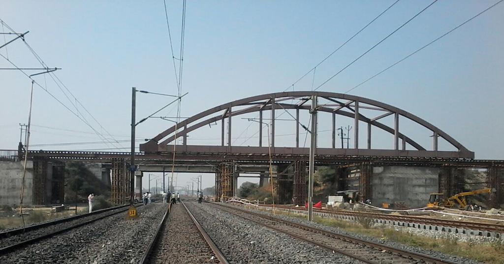 Eastern DFC electrification contract | News | Railway Gazette International