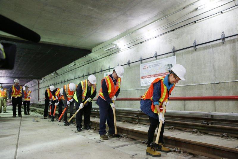 Toronto subway extension tracklaying complete | News | Railway Gazette ...