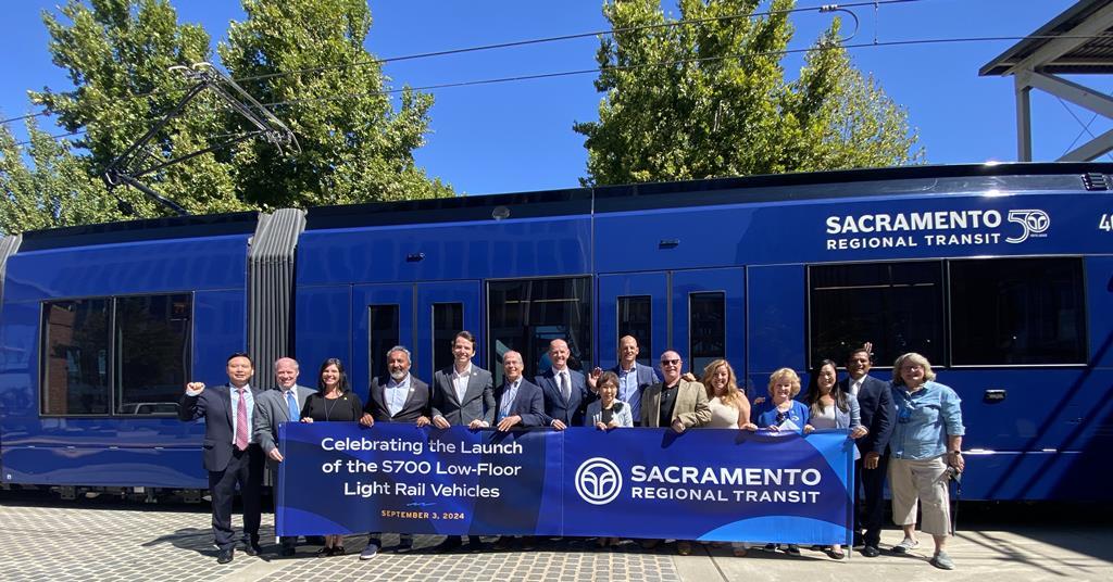 Locally built low-floor light rail vehicles enter service in Sacramento ...