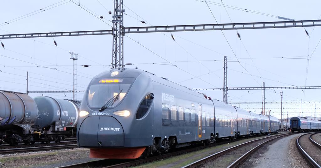 Trenes | Serie 106. Talgo AVRIL | Page 358 | SkyscraperCity Forum