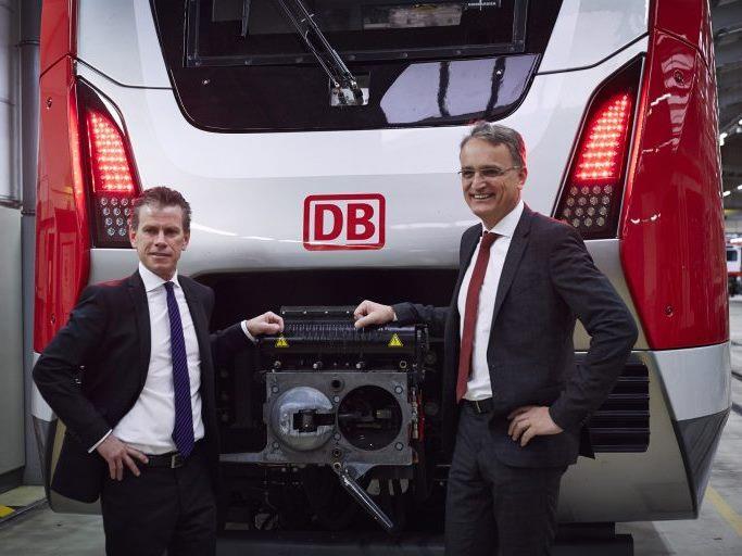 First Class 490 EMU arrives in Hamburg | News | Railway Gazette ...