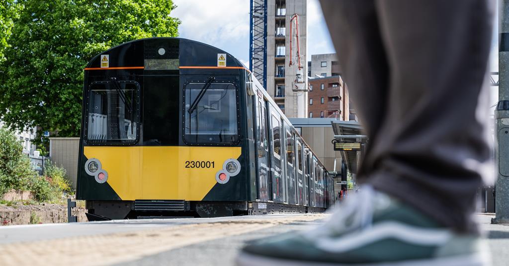 Great Western Railway to put battery train into passenger service on ...