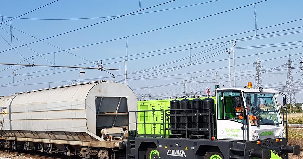 Battery shunter delivered | News | Railway Gazette International