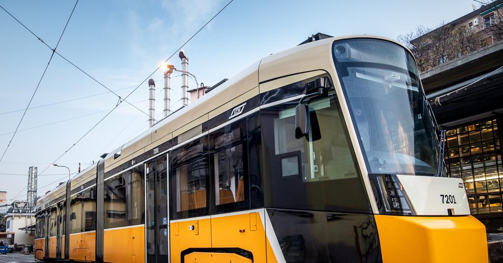 Milano’s first Tramlink car arrives | Metro Report International ...