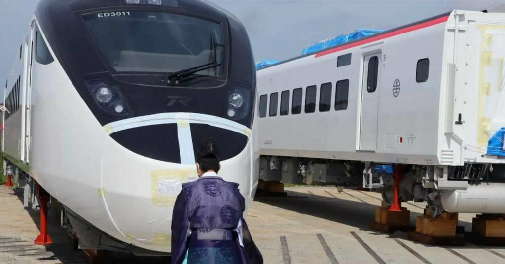 Hitachi East Coast EMU arrives at Hualien | News | Railway Gazette ...