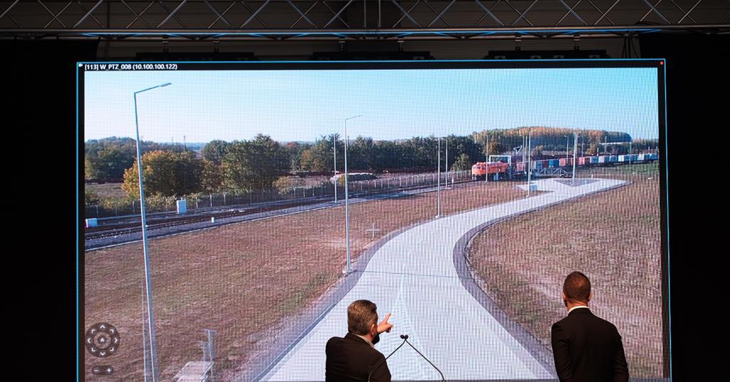 East-West Gate intermodal terminal opens at Hungary – Ukraine border ...