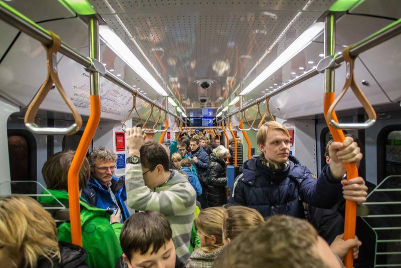 New light rail vehicles enter service in Hannover | News | Railway ...