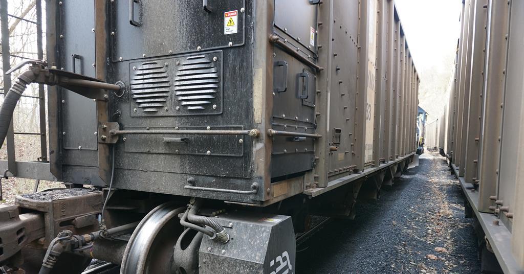 Self-propelled battery wagon deployed on mining railway | News | Railway Gazette International