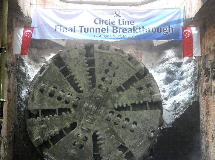 Circle Line tunnelling completed | News | Railway Gazette International