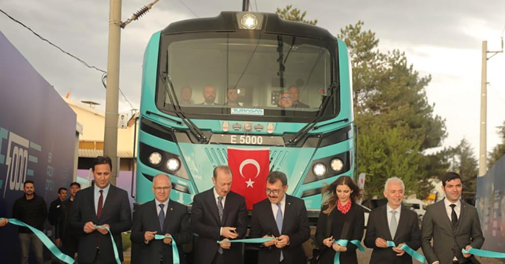 Türasaş unveils E5000 electric locomotive prototype | News | Railway ...