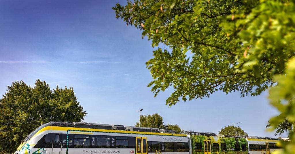 Battery EMU unveiled at Hennigsdorf | News | Railway Gazette International