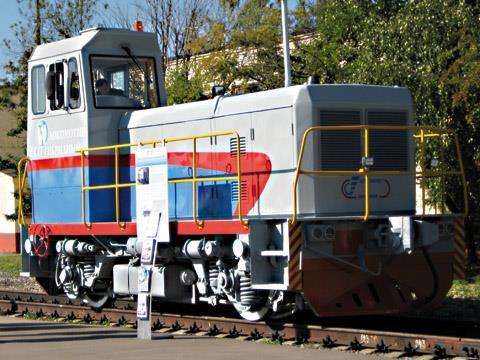 Diesel-battery hybrid shunter on show at Shcherbinka | News | Railway ...
