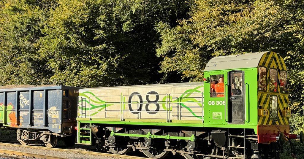 Class 08 shunter rebuilt with battery power completes heavy duty ...