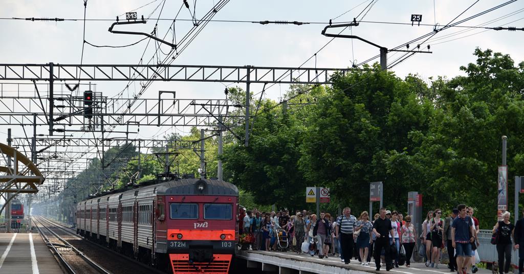Russia: Distributed traction moves the crowds | In depth | Railway ...