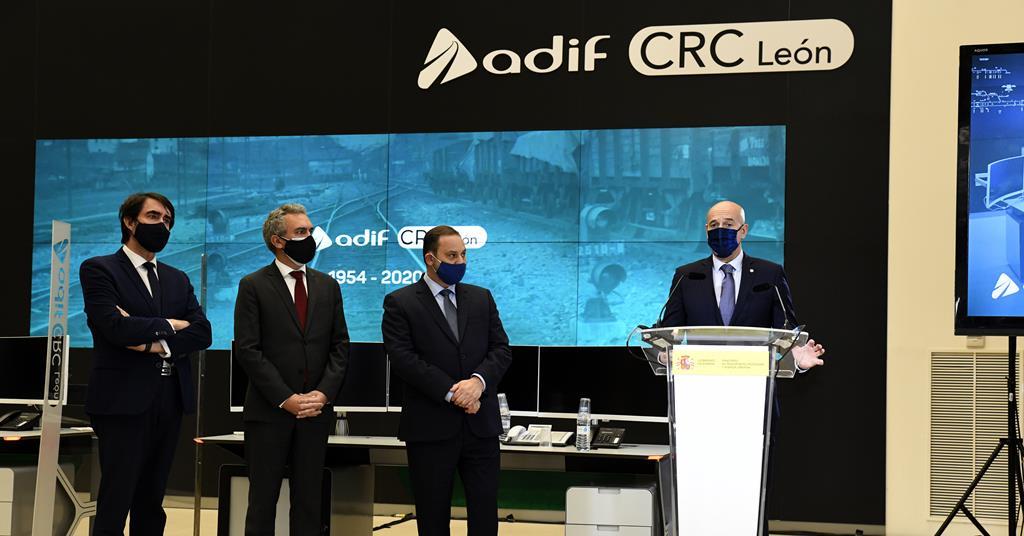 Signalling: ADIF opens ‘pioneering’ multi-network control centre | In ...