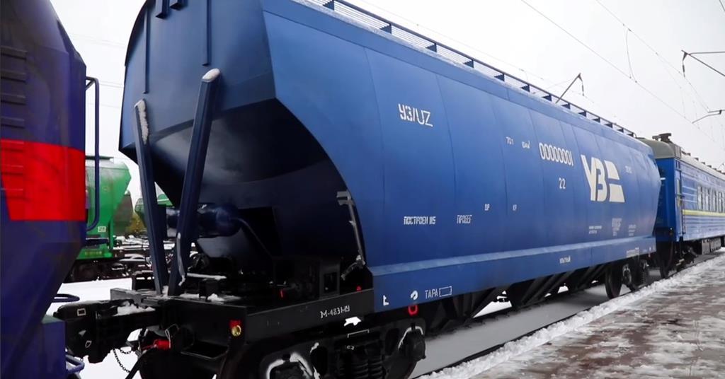 Ukrainian Railways produces cross-border grain wagon | News | Railway Gazette International