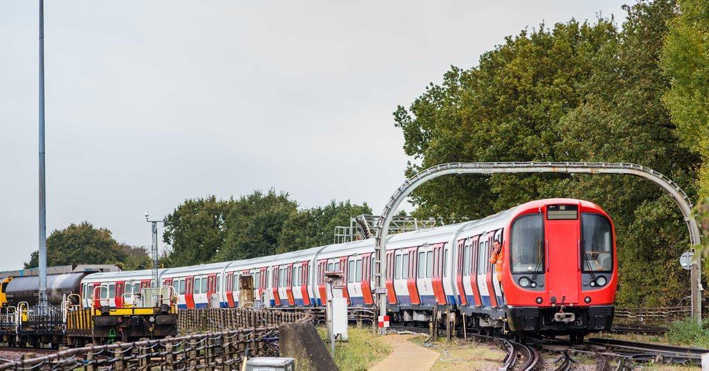 London Underground receives final S Stock train | News | Railway ...