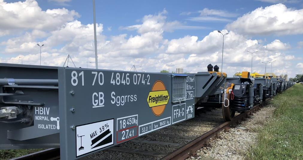 Freightliner estimates 7% emissions reduction from latest container ...