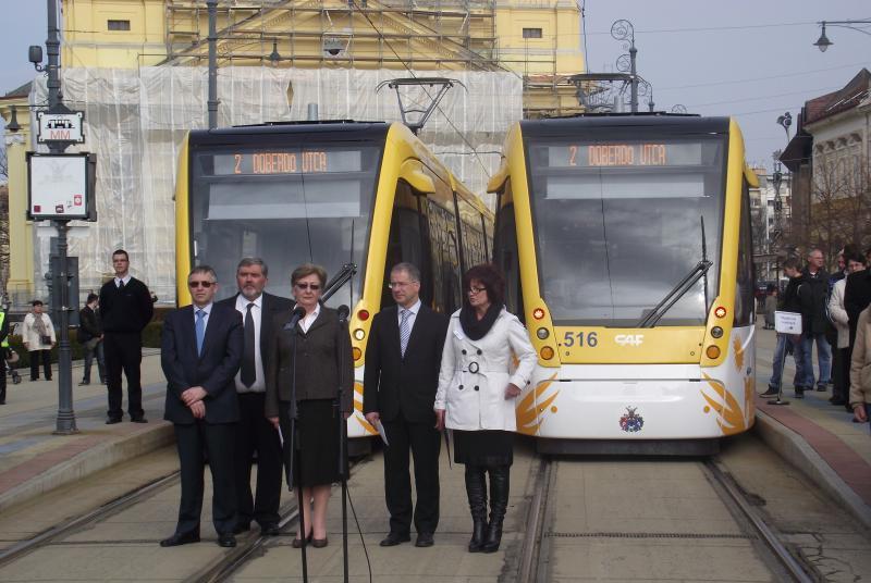 Debrecen opens second tram route | News | Railway Gazette International