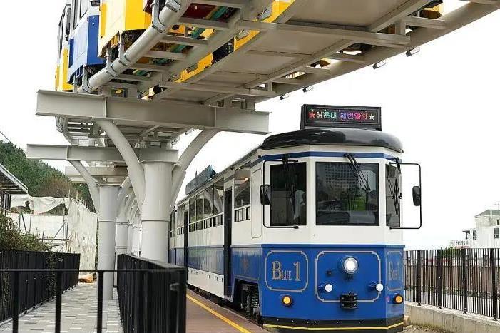 Beside the seaside on battery powered scenic tramway | Metro Report ...