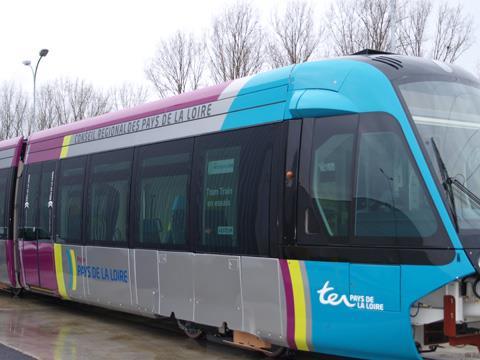Citadis Dualis delivered to Nantes | News | Railway Gazette International