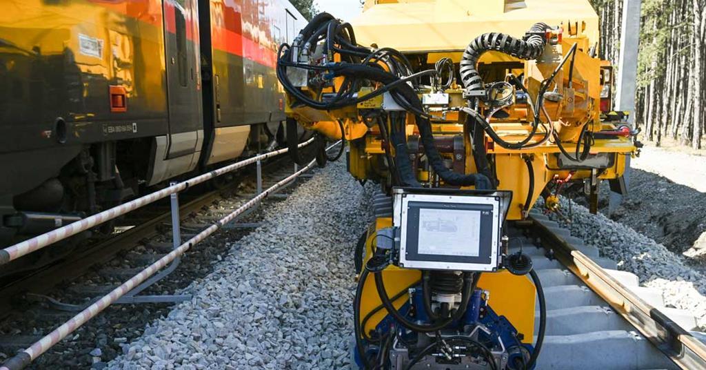 Track Maintenance: Modular welding offers smoother running | In depth ...