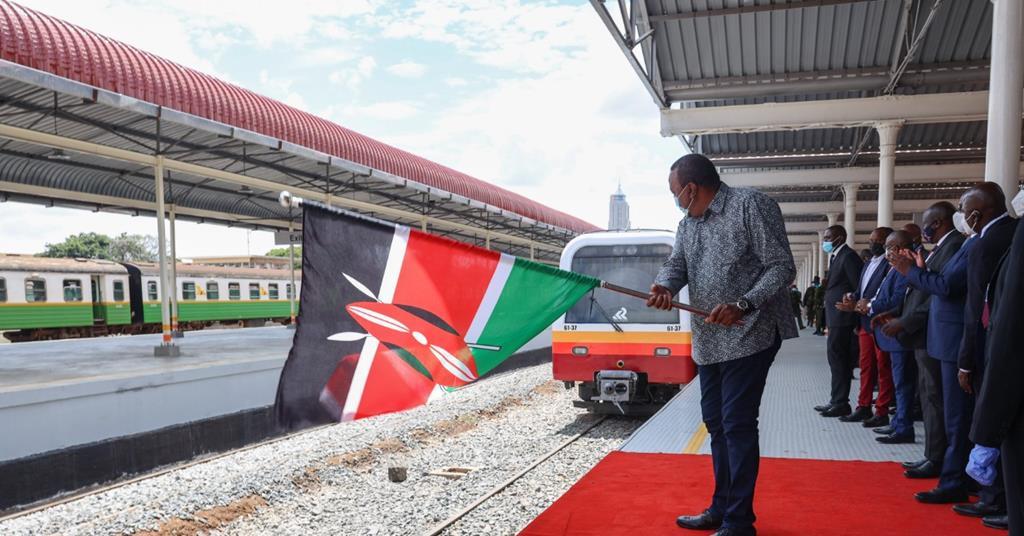 Kenyatta inaugurates Nairobi commuter DMU service | News | Railway ...