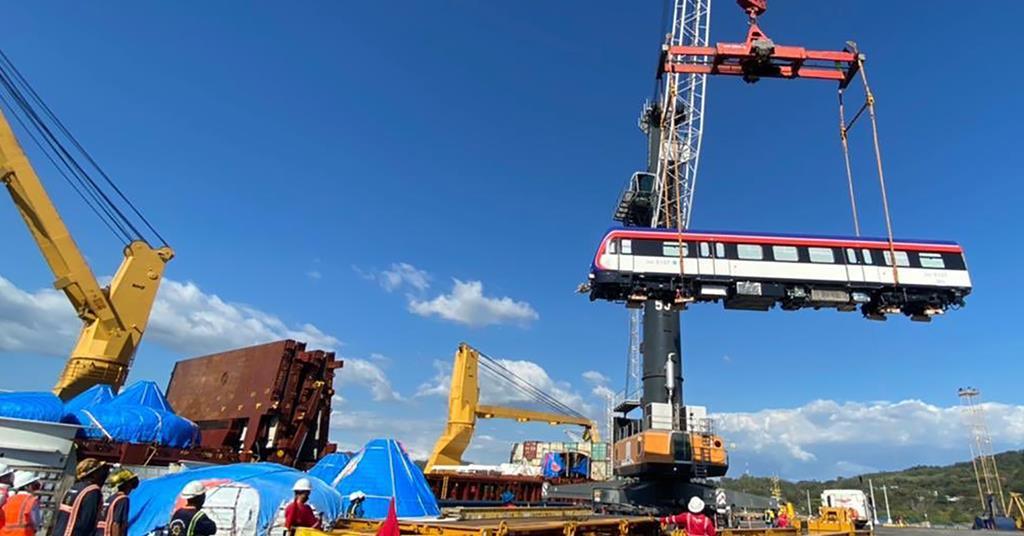‘Modern, efficient and sustainable’ trains arrive in Costa Rica | News ...
