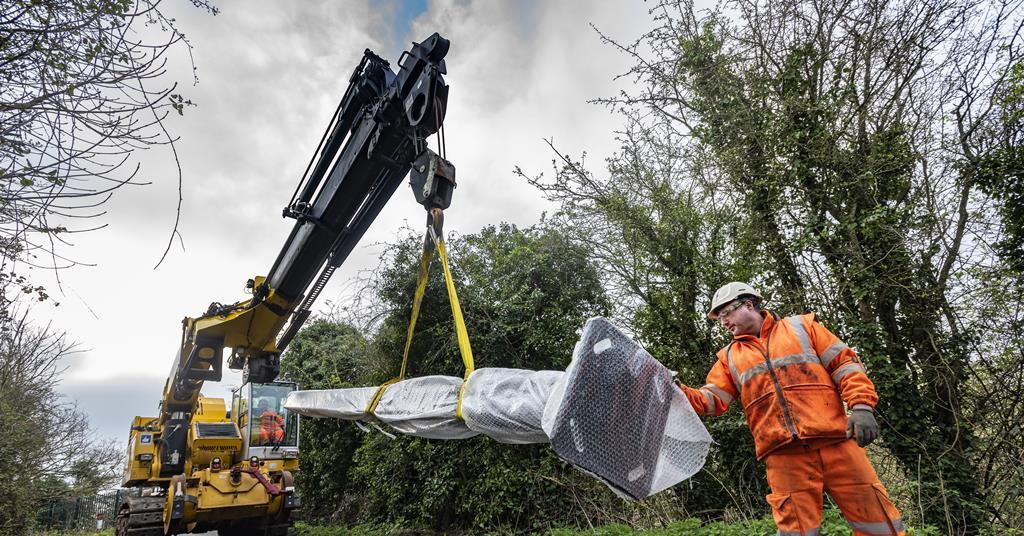 Composite mast aims to cut electrification costs | Rail Business UK ...