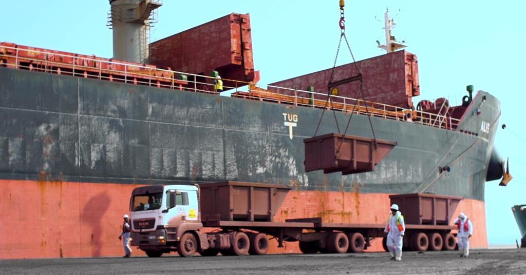 Transnet launches record 375-wagon train | News | Railway Gazette ...