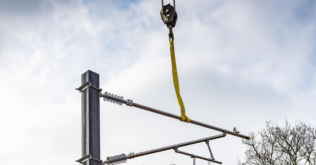 Composite mast aims to cut electrification costs | Rail Business UK ...