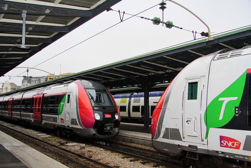 Francilien arrives at Paris Est | News | Railway Gazette International
