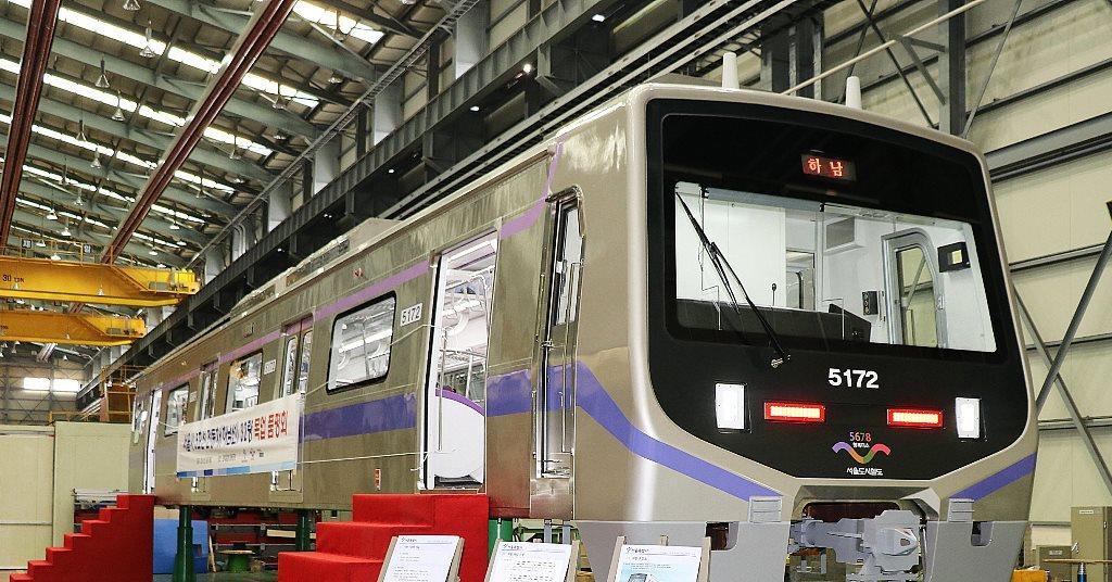 Hyundai Rotem unveils prototype Seoul Line 5 metro car | News | Railway ...