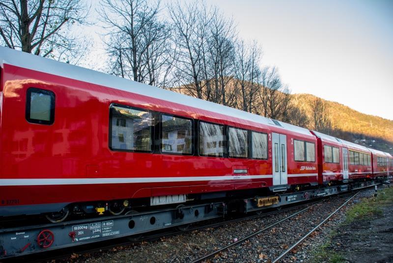 Rhätische Bahn takes first delivery of Albula line trainset | News ...