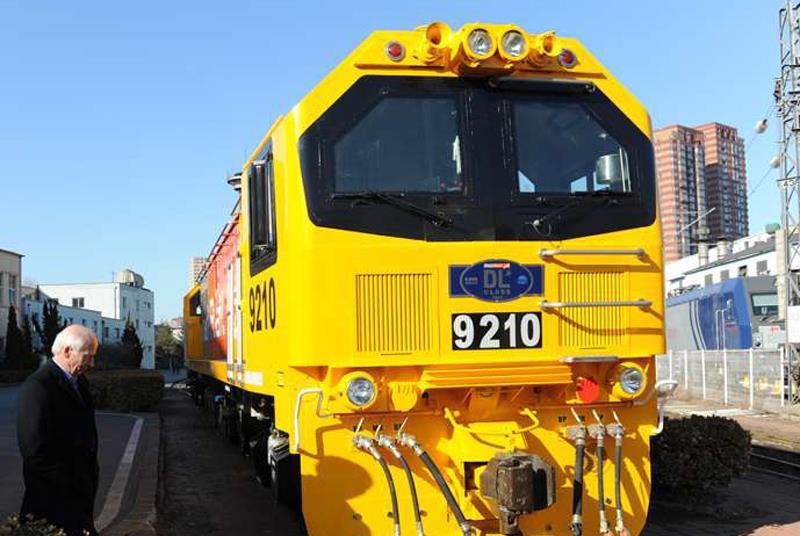 Second batch of KiwiRail locomotives roll out | News | Railway Gazette ...