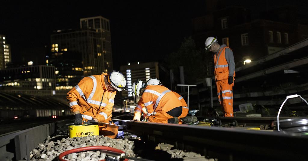 Network Rail reports cost savings from London Waterloo lubrication ...