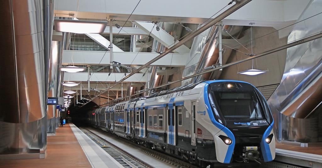 Paris RER Line E reaches Nanterre | News | Railway Gazette International
