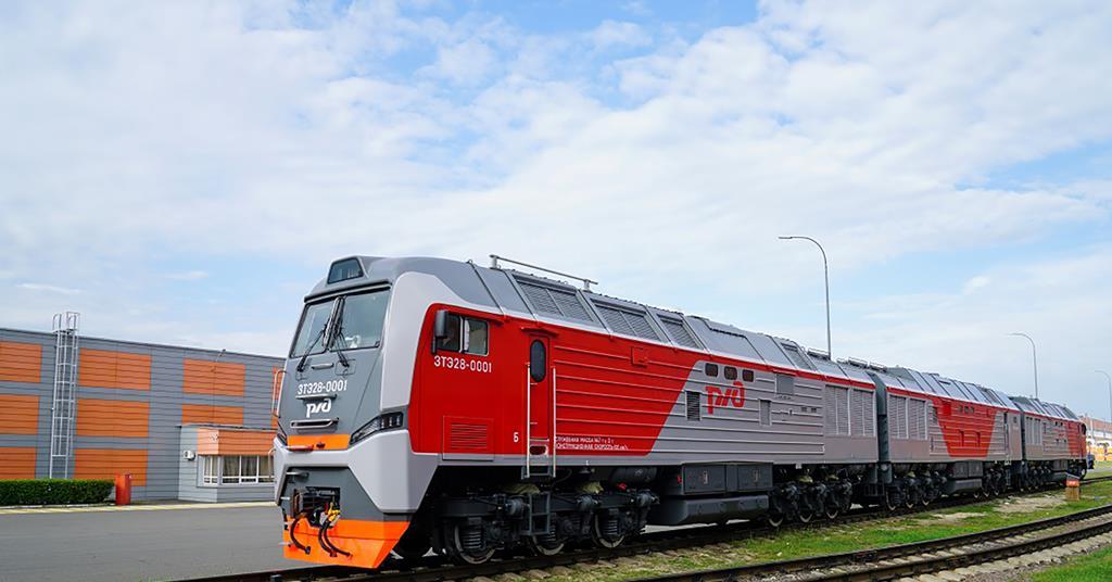 3TE28 diesel loco for eastern Russia unveiled | News | Railway Gazette ...