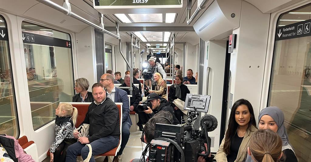 Celebrations as Odense tramway opens | Metro Report International ...