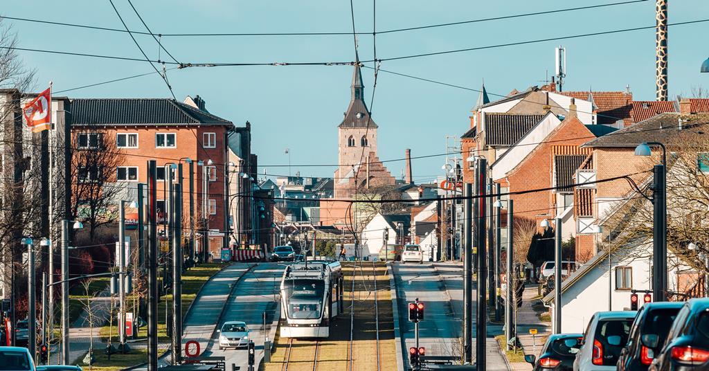Celebrations as Odense tramway opens | Metro Report International ...
