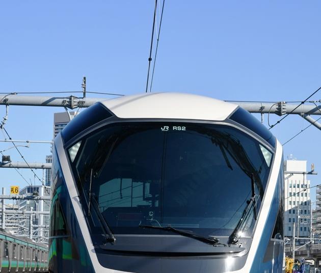 JR East tests Saphir Odoriko luxury EMUs | News | Railway Gazette ...
