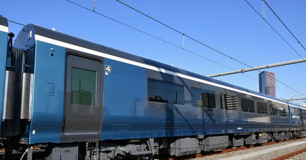 JR East tests Saphir Odoriko luxury EMUs | News | Railway Gazette ...